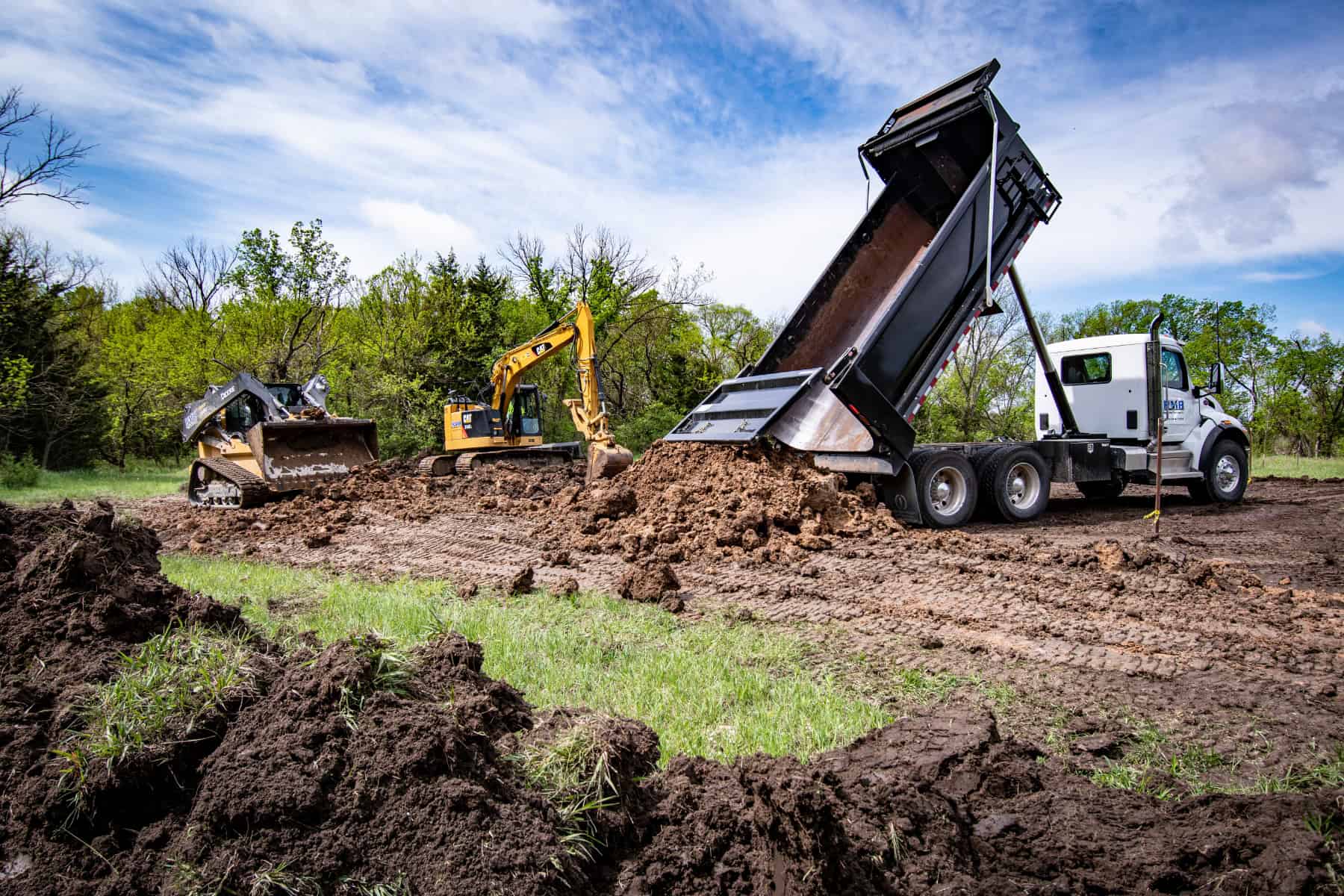 Trucking & Hauling Emporia KS - Roy Miller Backhoe